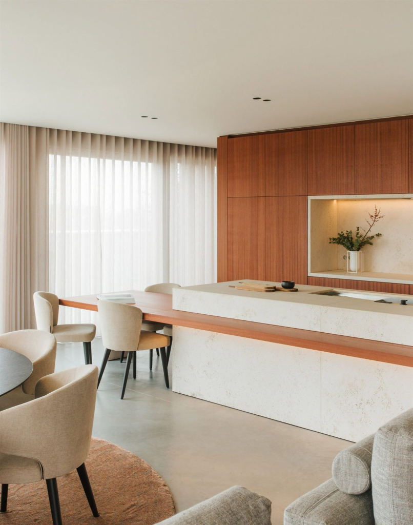 Wood and stone kitchens: 8 designs of a trend as elegant as it is ...