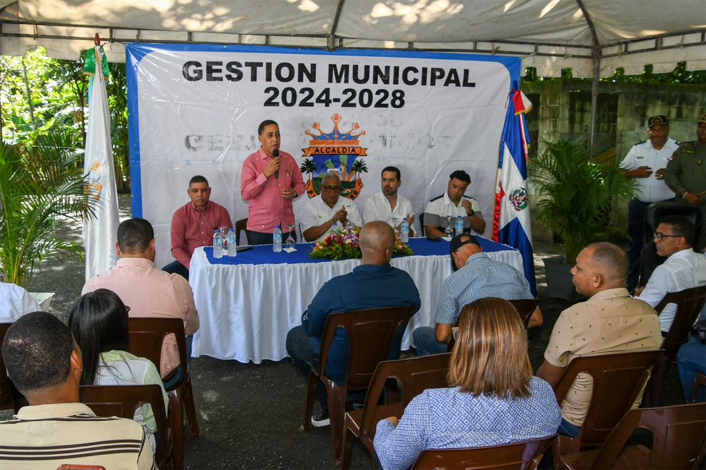 Public Works promises to deliver bridge over Lebrón stream in Pedro ...